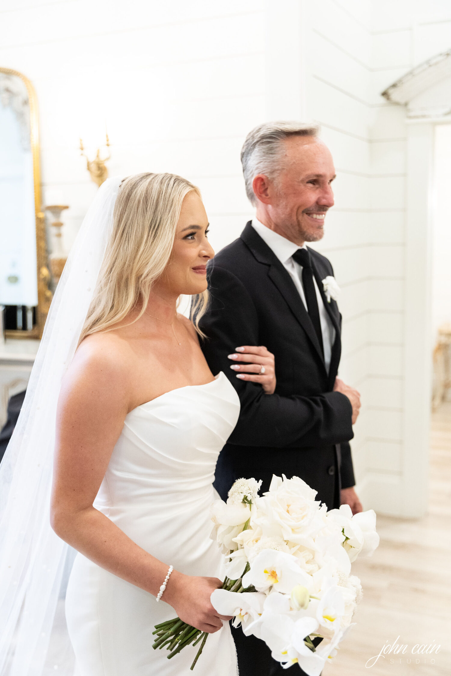 Jaw-Dropping Details | Lacey and Drew - Farmhouse